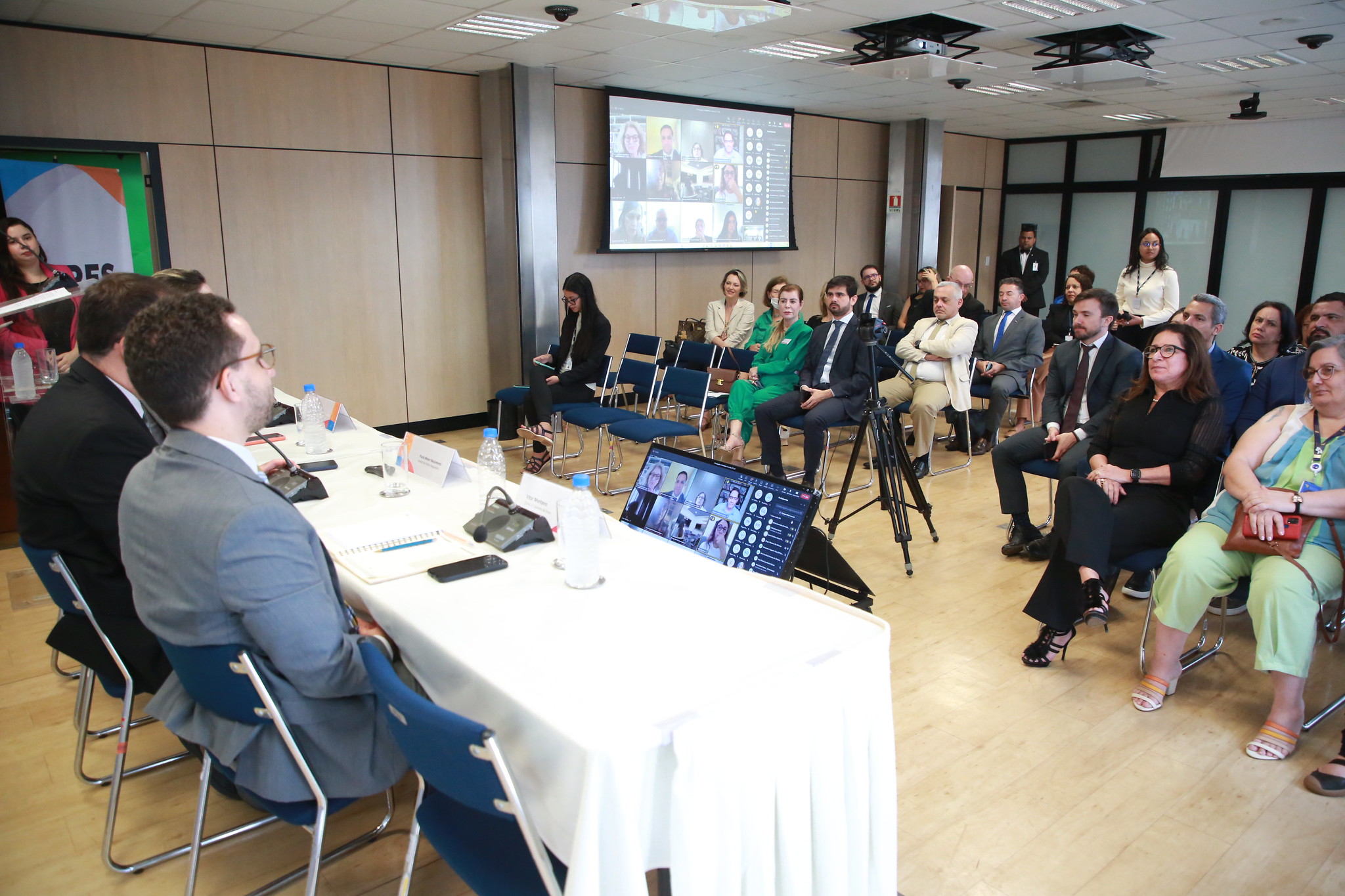 MEC apresenta relatório final do GT EaD – FPeduQ